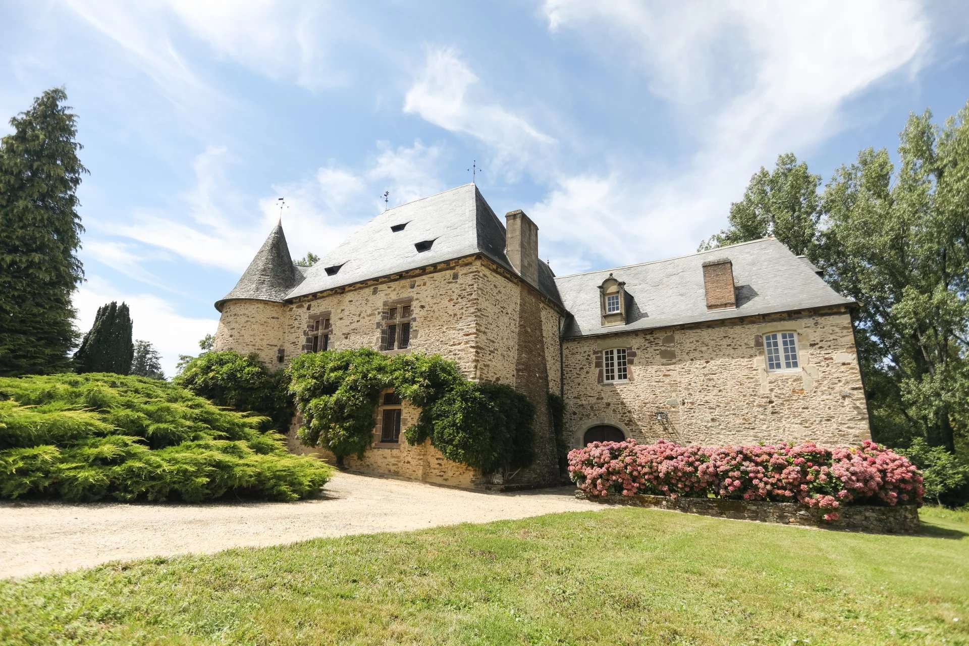 Castles for sale in Europe | Savills