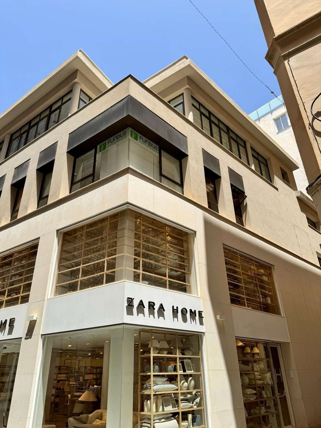 Oficina en Calle San Juan de los Reyes esq. Liborio García, CENTRO ...