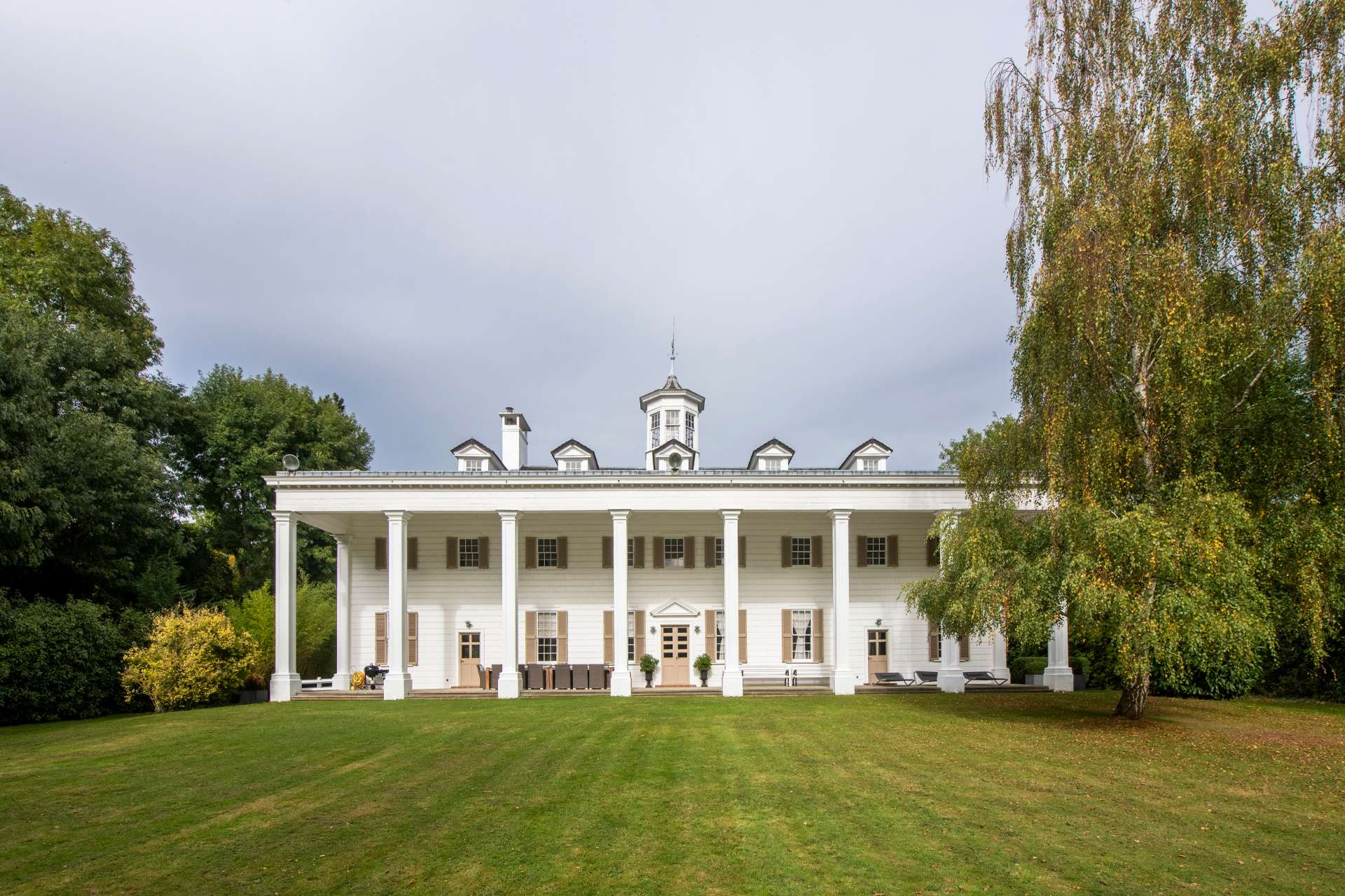 Paris 92420 Golf de St-Cloud | プロパティ - 販売 | Savills