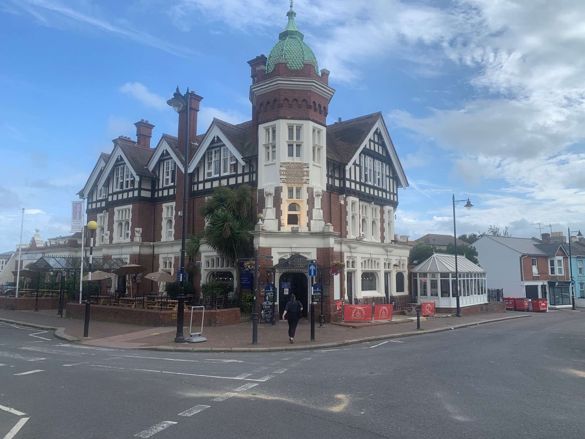 Grand Victorian Hotel, 26-27 Railway Approach, Worthing, BN11 1UR ...