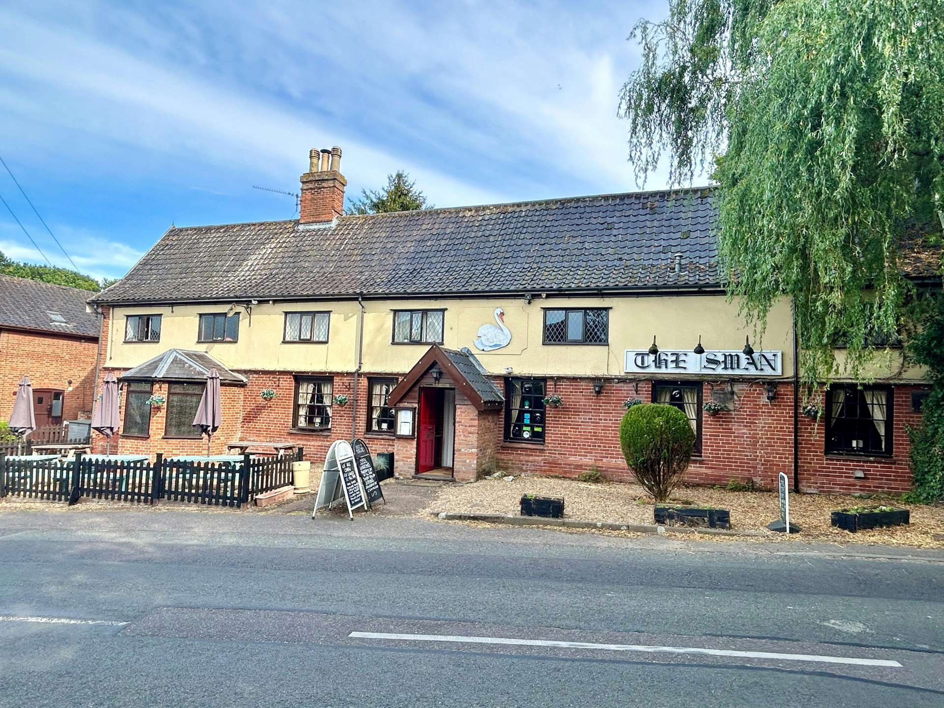 , The Swan Inn, Harleston Road, Fressingfield, IP21 5PE | Property for ...