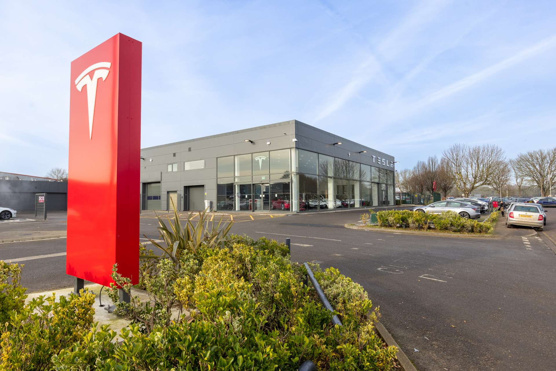 St Albans Tesla, Hatfield Road, St. Albans, AL4 0QU | Property for sale ...