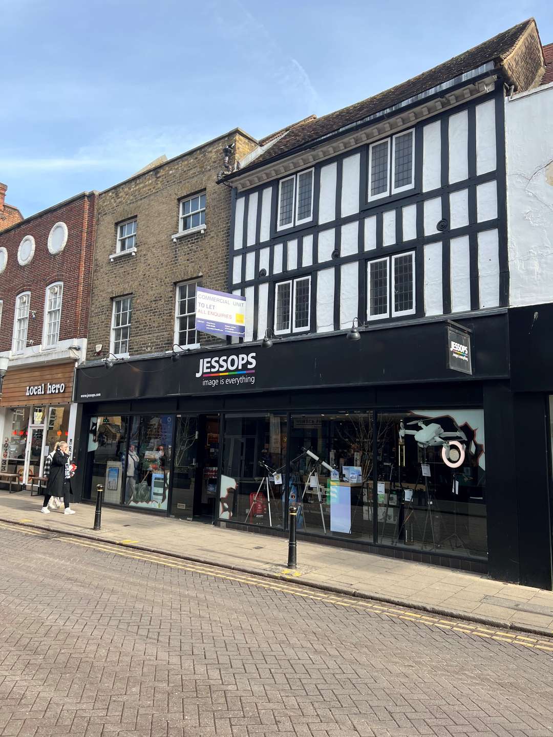 Retail properties & Shops to rent in London | Savills