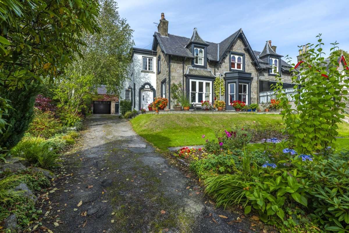 Houses for sale in Portlethen, Aberdeenshire | Savills