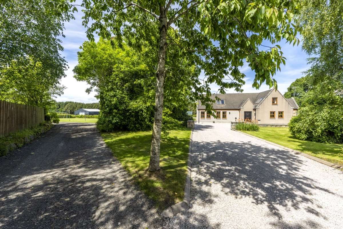 Lismore House, Sauchen, Inverurie, Aberdeenshire, AB51 7QQ | Property ...