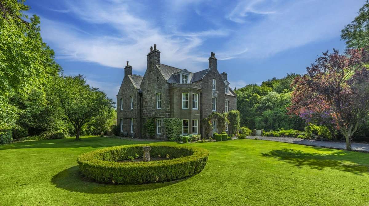 Dunnottar House, Stonehaven, Kincardineshire, AB39 3XL | Property for ...