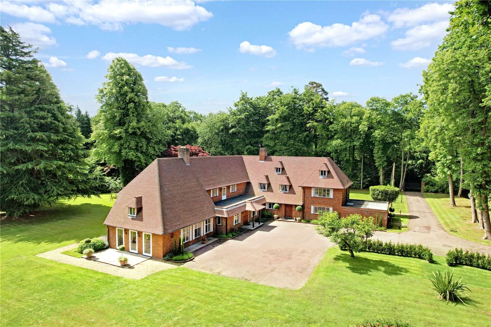 Houses for sale in Heronsgate, Hertfordshire | Savills