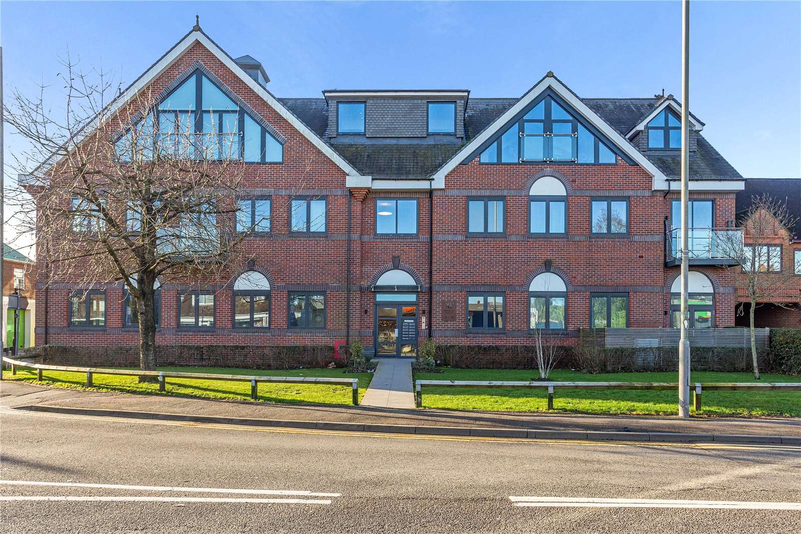 Woodside Road, Amersham, Buckinghamshire, HP6 6FY | Fast egendom till ...