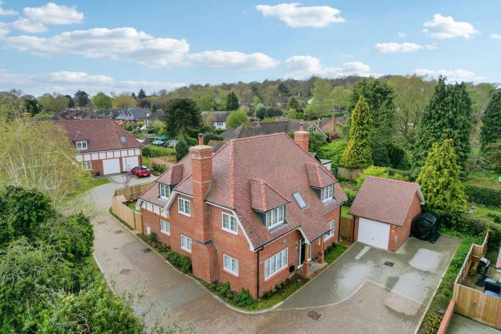 Four bedroom houses for sale in Chartridge, Buckinghamshire | Savills