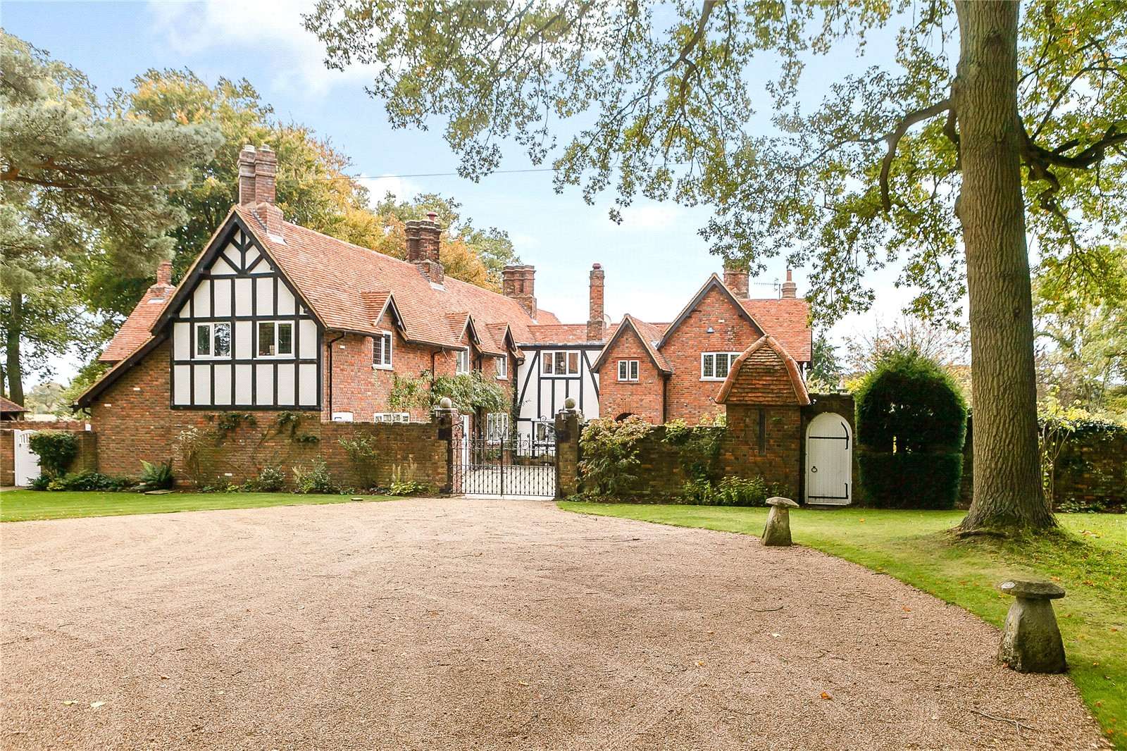 Houses for sale in Great Kingshill, Buckinghamshire | Savills