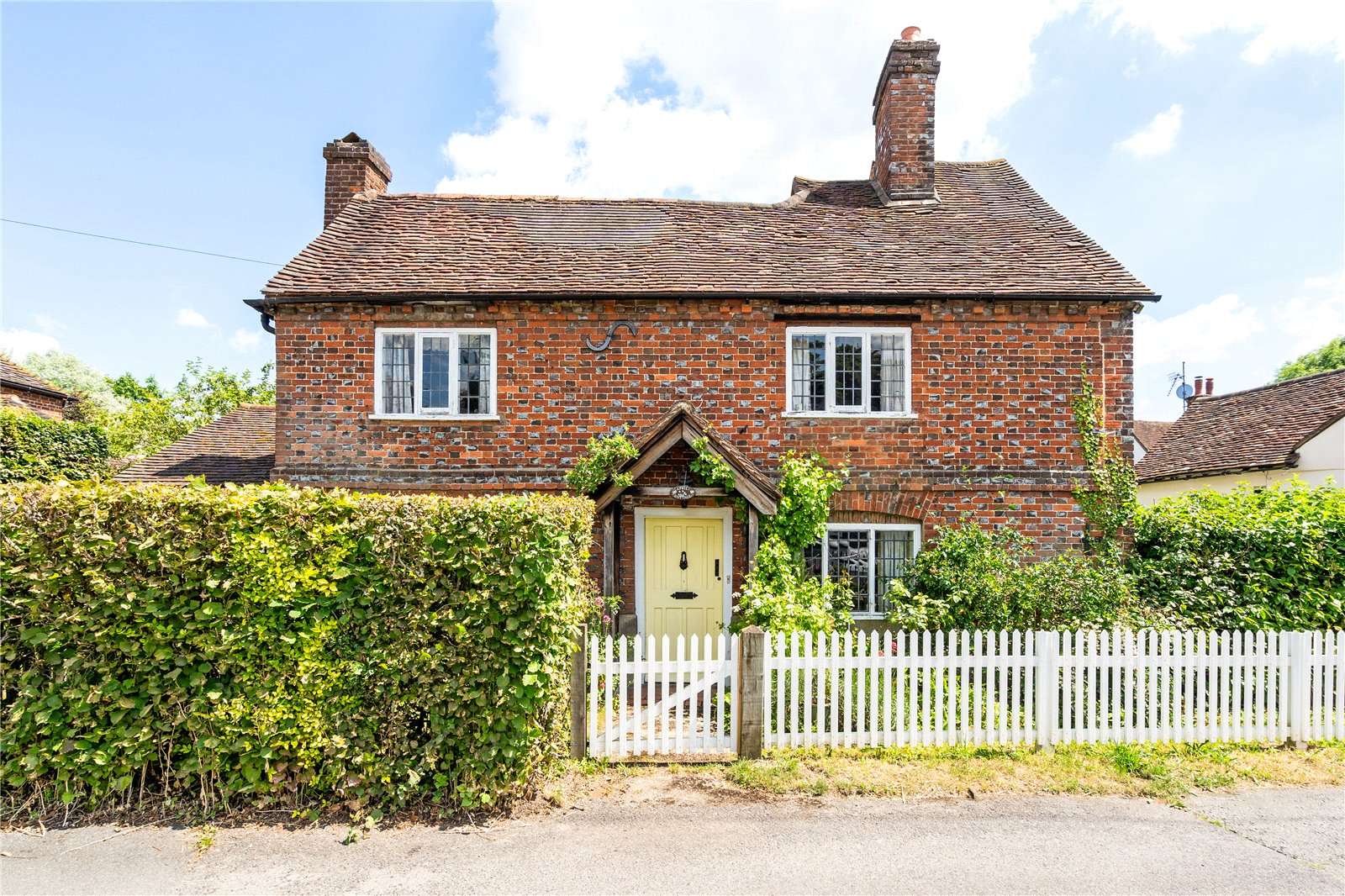 Houses for sale in Great Kingshill, Buckinghamshire | Savills