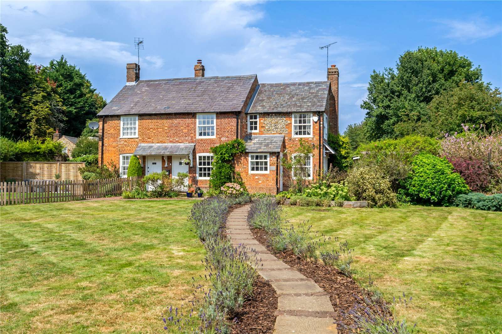 Three bedroom houses for sale in Piddington, Buckinghamshire | Savills