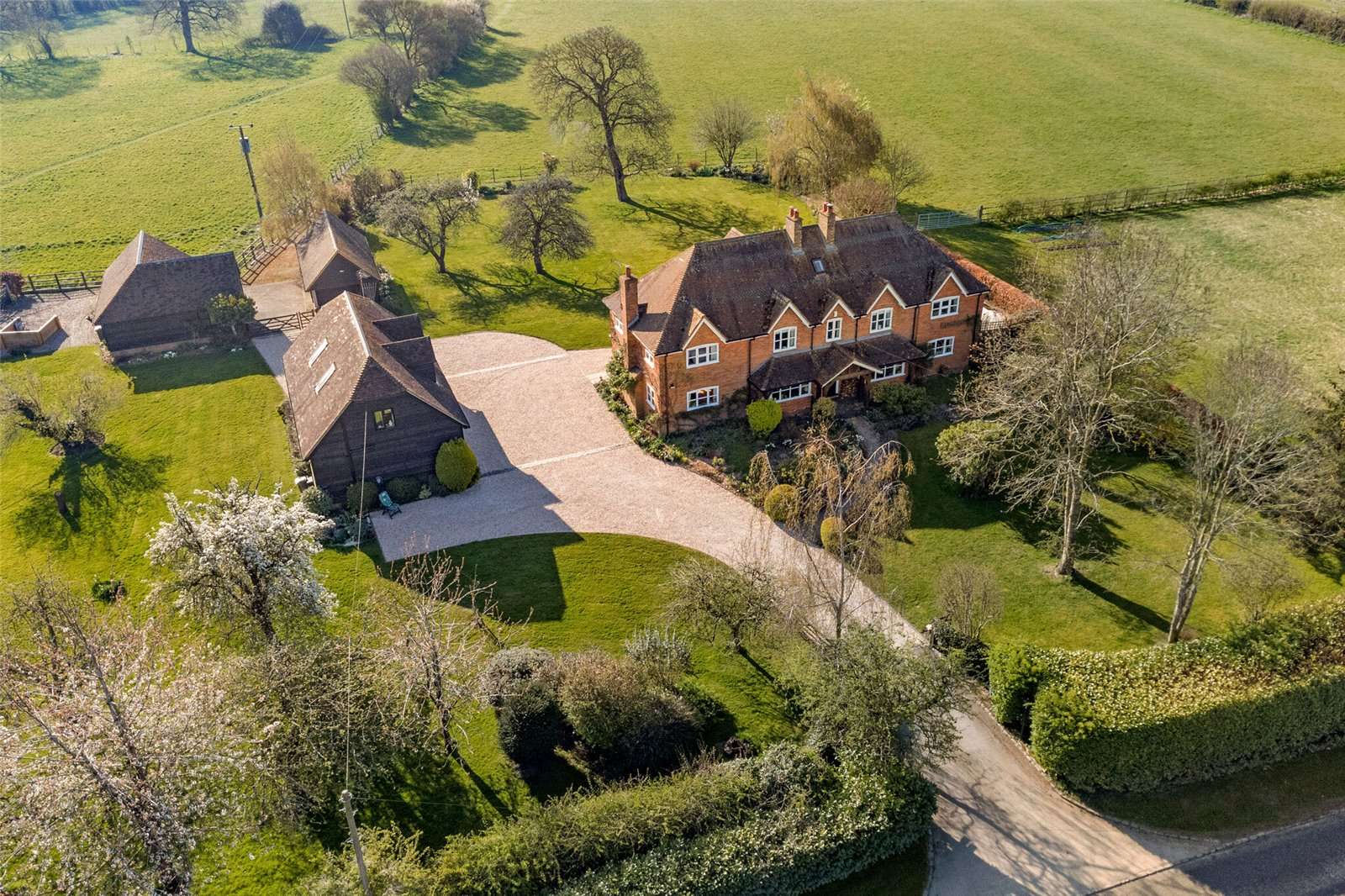 Nash Lee Road, Terrick, Aylesbury, Buckinghamshire, HP17 0TQ | Property ...
