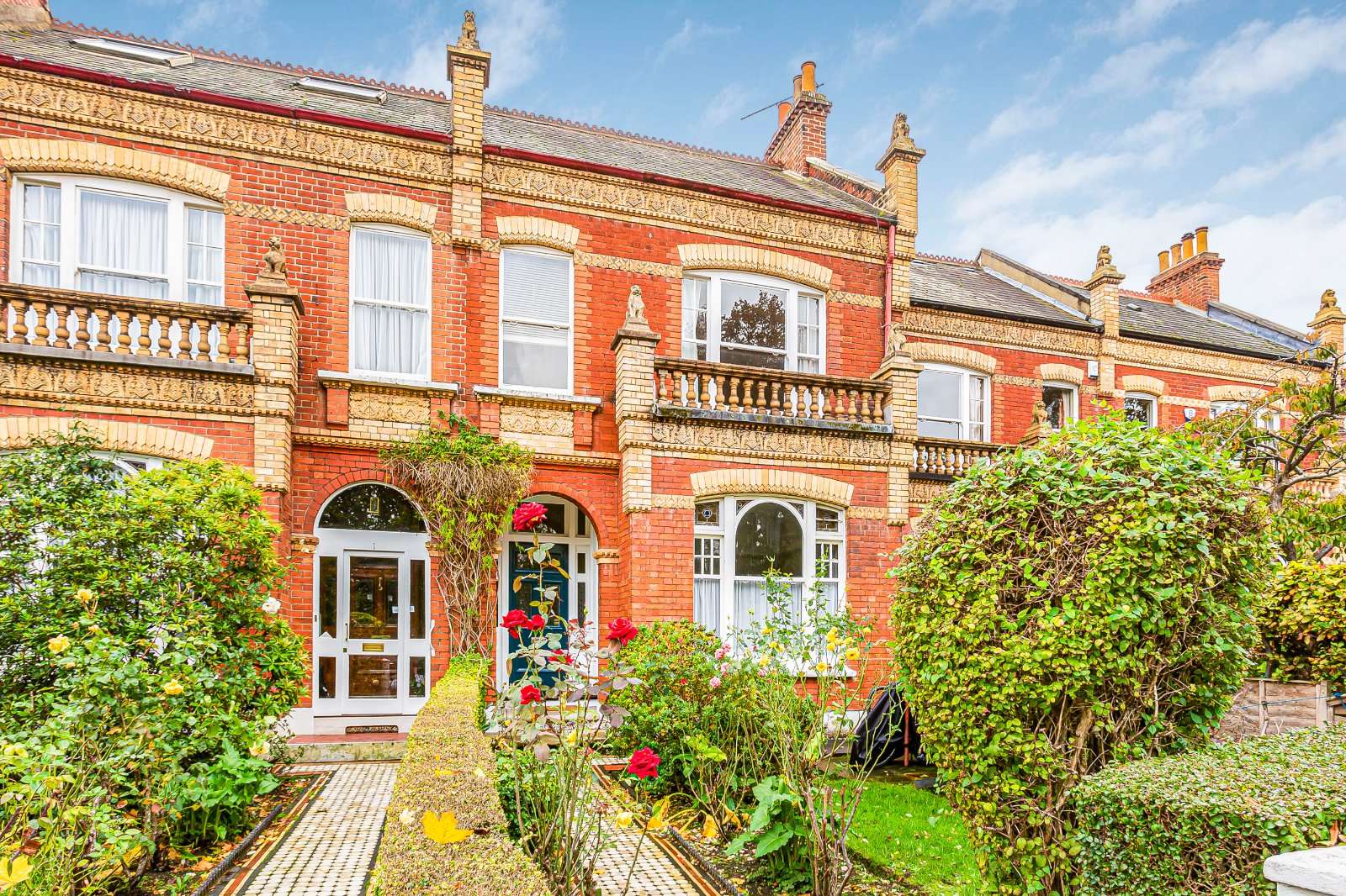 The Crescent, London, SW13 0NN | Biens à louer | Savills