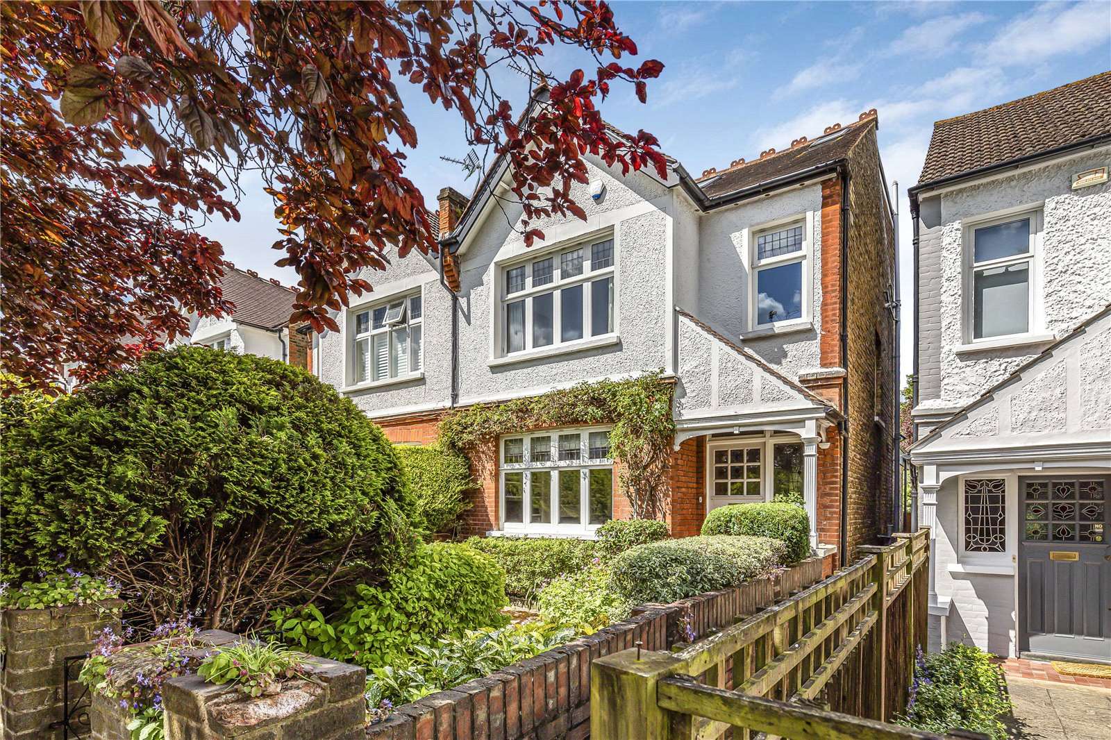 Deanhill Road, London, SW14 7DQ | Harta untuk dijual | Savills