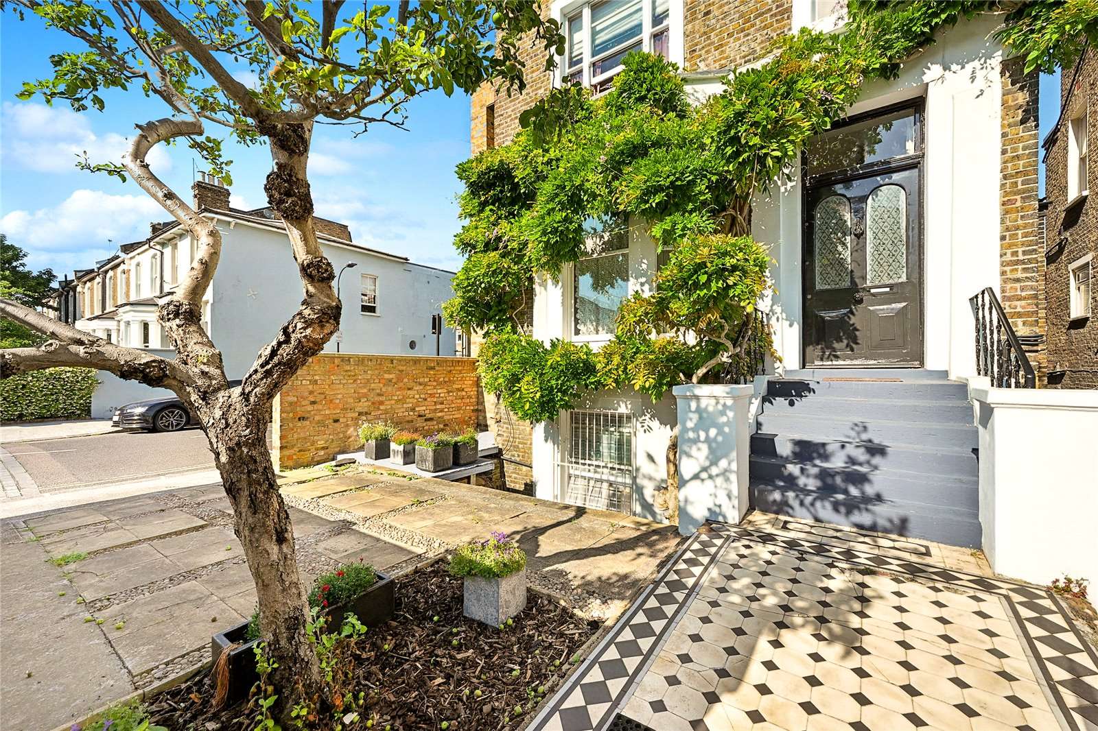 Stowe Road, London, W12 8BQ | Property for sale | Savills