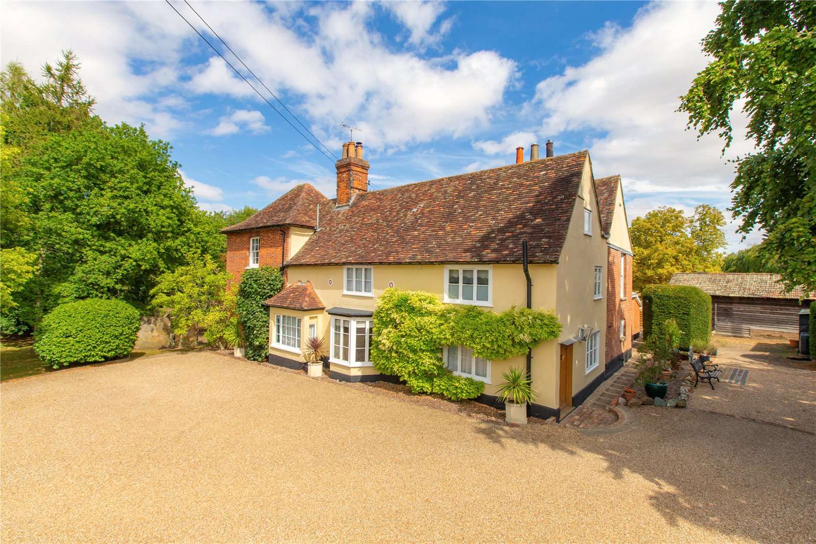 คุณสมบัติ รอขายใน Bulmer Tye, Essex, อังกฤษ | Savills