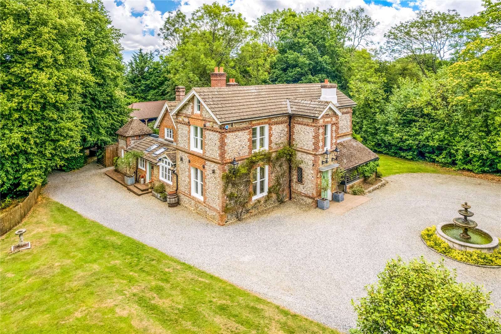 Broad Street Hill, Hucking, Maidstone, Kent, ME17 1QX | Property for ...