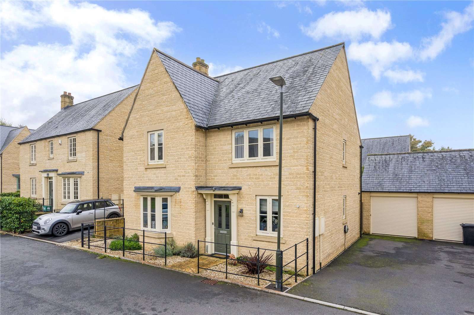 Clappen Close, Cirencester, Gloucestershire, GL7 1WQ | Property for ...