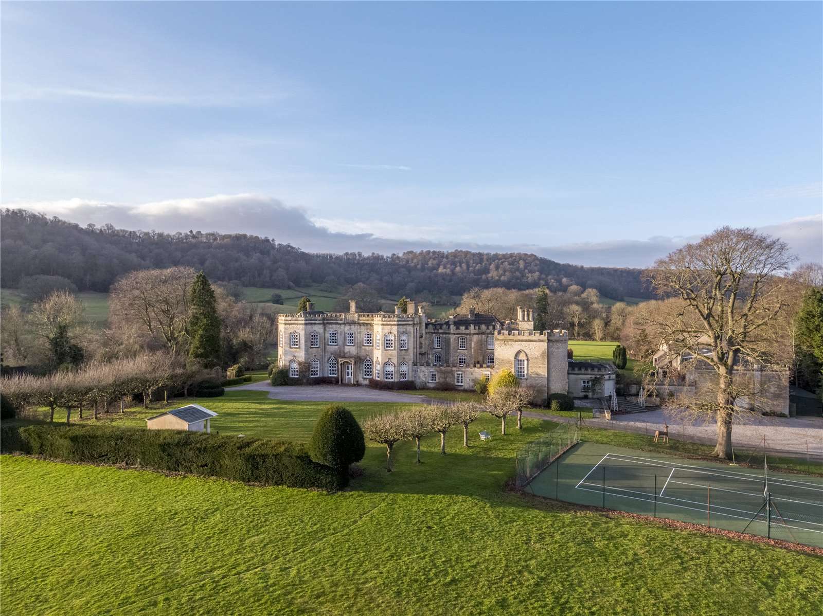 Uley, Dursley, Gloucestershire, GL11 5BT | Własność na sprzedaż | Savills