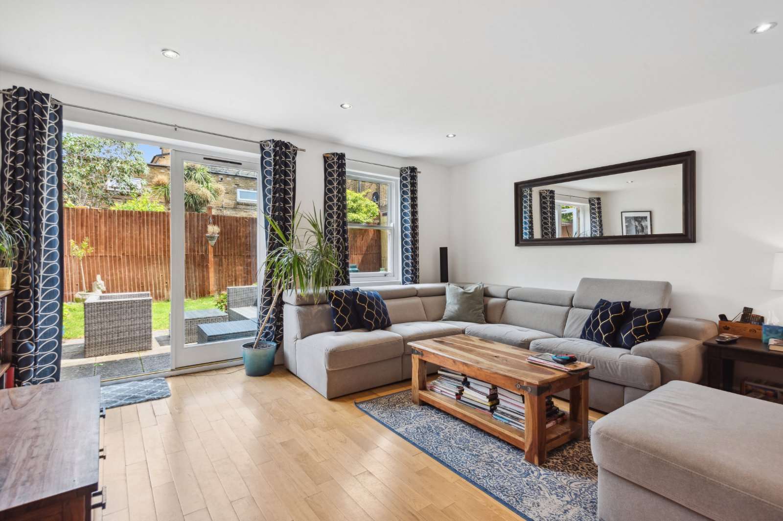 Three bedroom houses for sale in Tooting Graveney, London | Savills