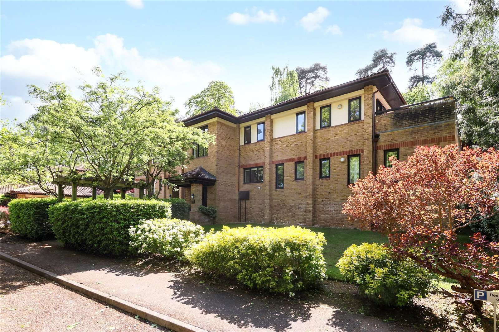 The Warren, Oxshott, Leatherhead, Surrey, KT22 0SB | Property for sale ...
