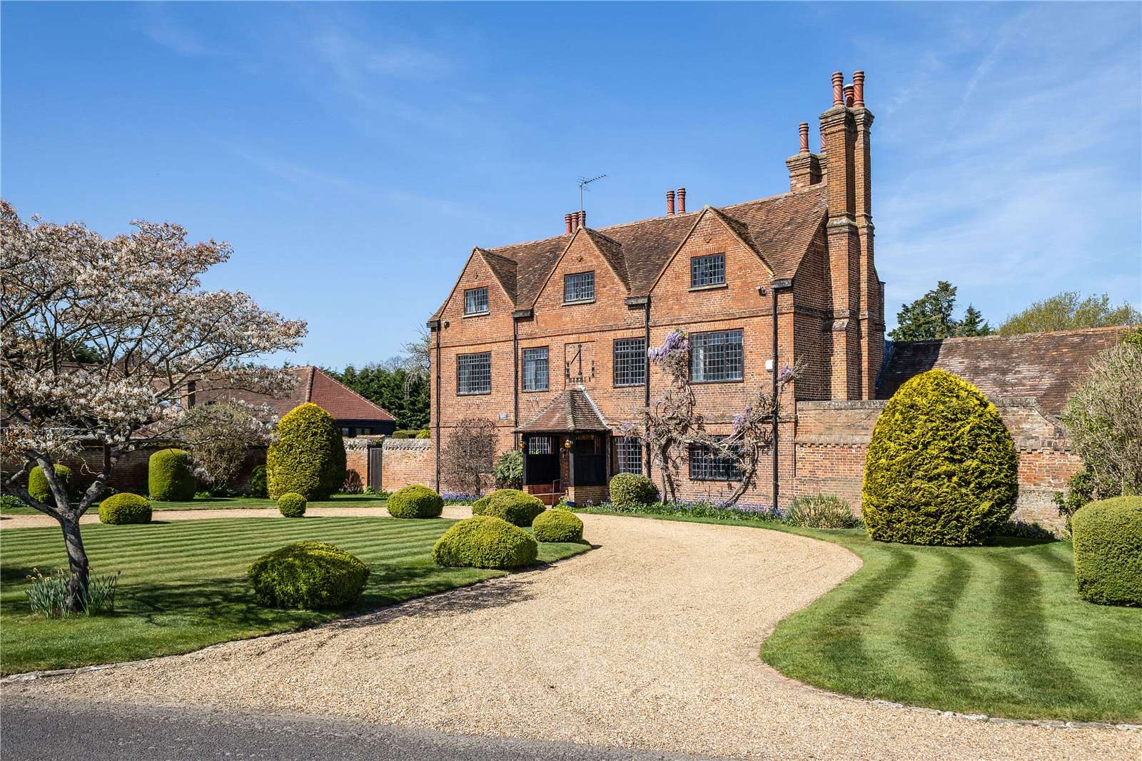 Send Marsh Green, Ripley, Woking, Surrey, GU23 6JS | Property for sale ...