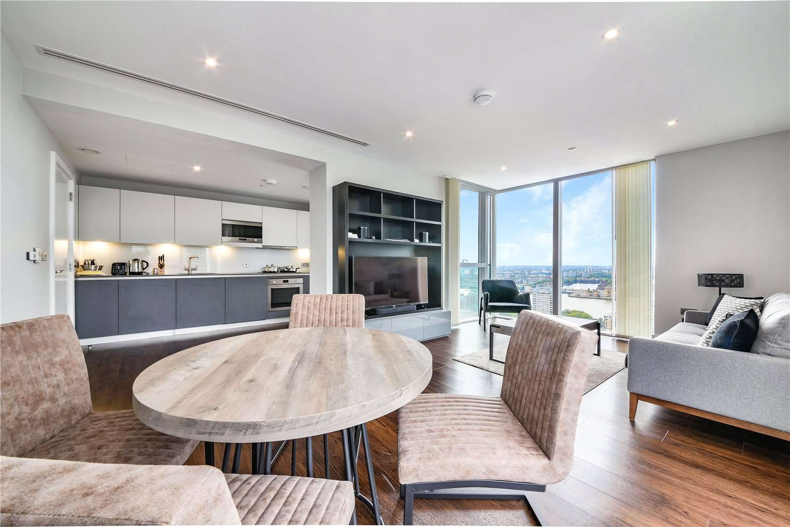 Harbour Way, Canary Wharf, London, E14 9DN | Property to rent | Savills