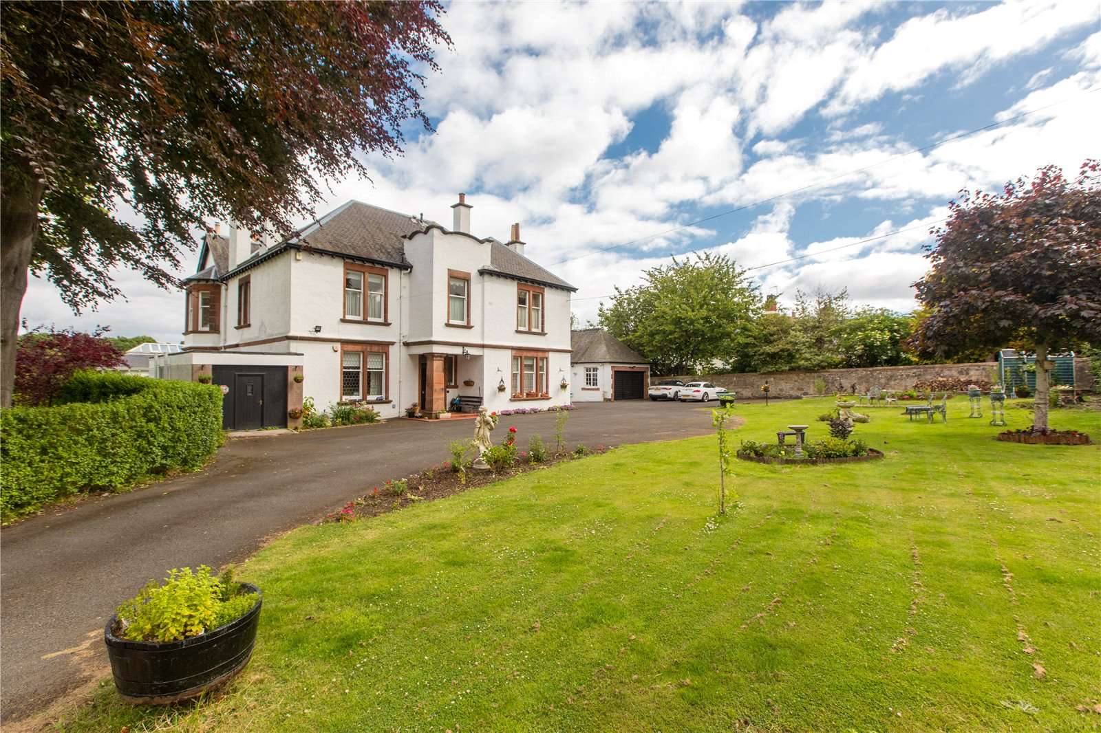 Barnton Avenue, Barnton, Edinburgh, EH4 6JL | Property for sale | Savills