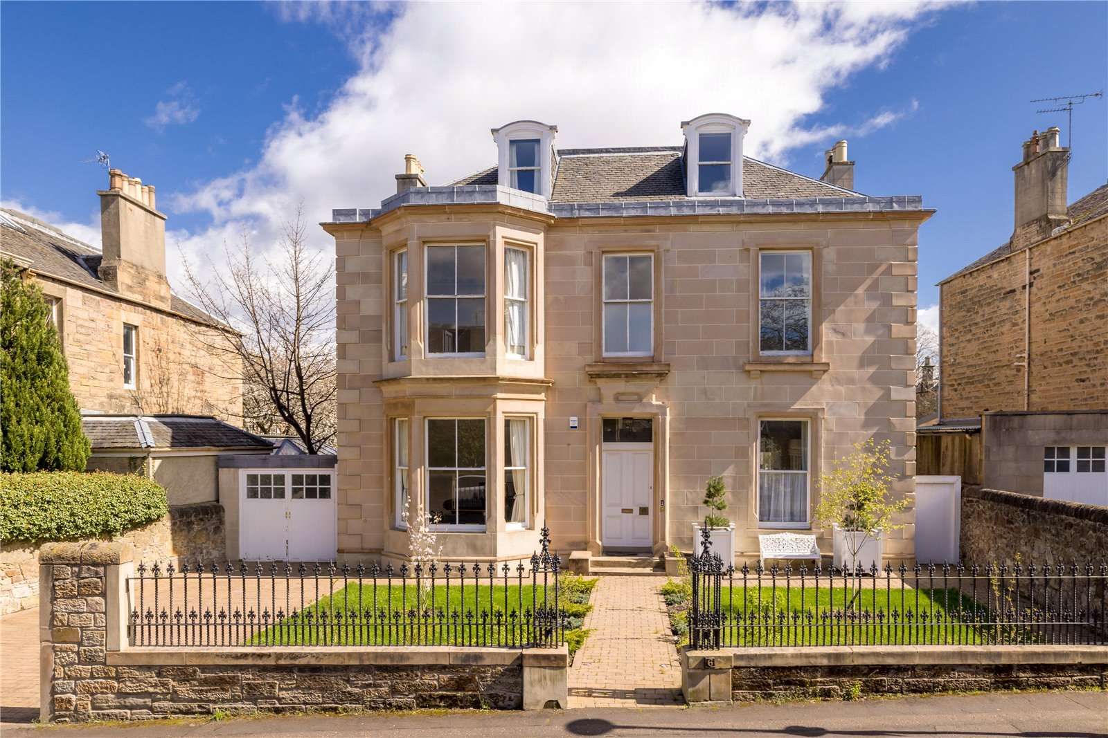 Houses for sale in Edinburgh, City of Edinburgh | Savills