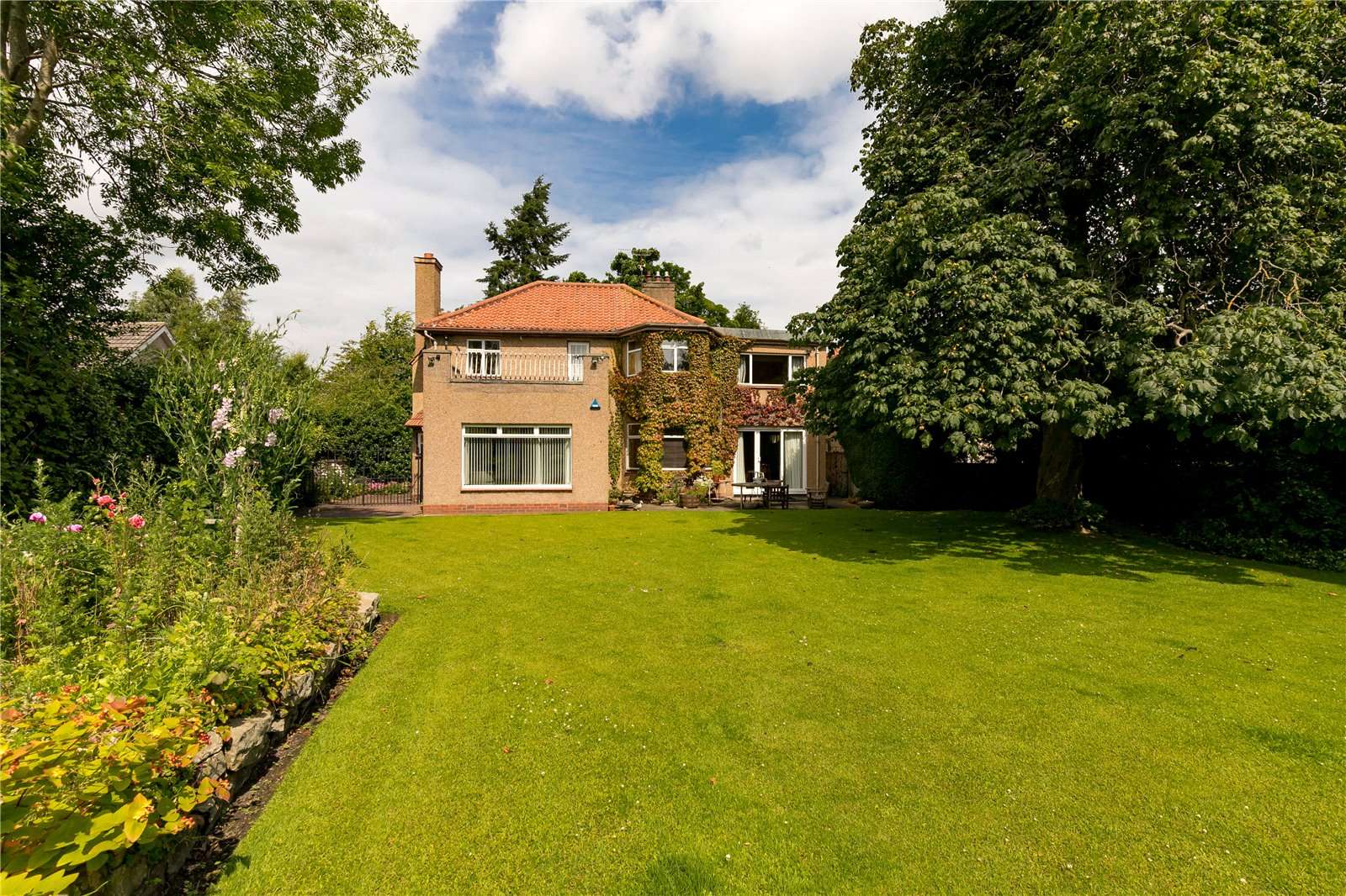 Houses for sale in Edinburgh, City of Edinburgh | Savills