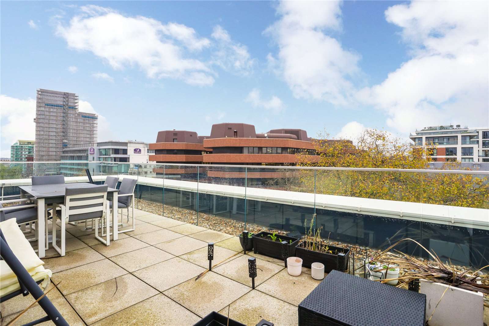 Filmworks Walk, London, W5 5BT | Eigentum zum Kaufen | Savills