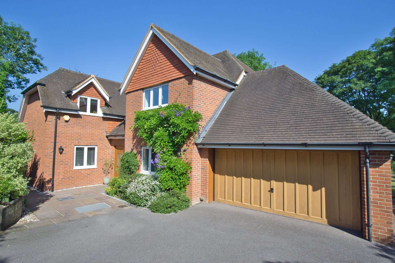 Boundstone Road, Rowledge, Farnham, Surrey, GU10 4AU | Property for ...