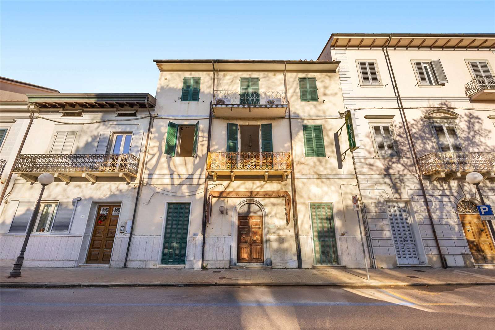 Piazza Massimo D'Azeglio, Viareggio, Lucca, Tuscany, 55049 | Property ...