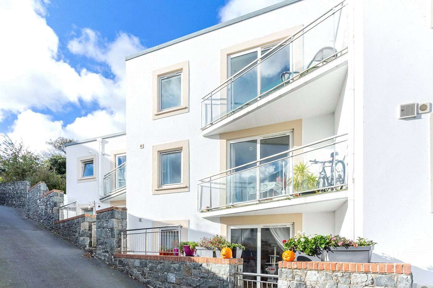 Apartment 10, La Reserve, Les Amballes, St. Peter Port, GY1 1WT ...