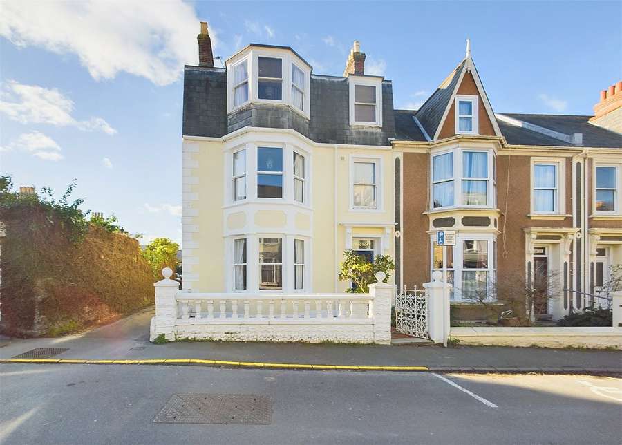 Langtoft, Rouge Huis Avenue, St Peter Port, GY1 1RX | Property for sale ...