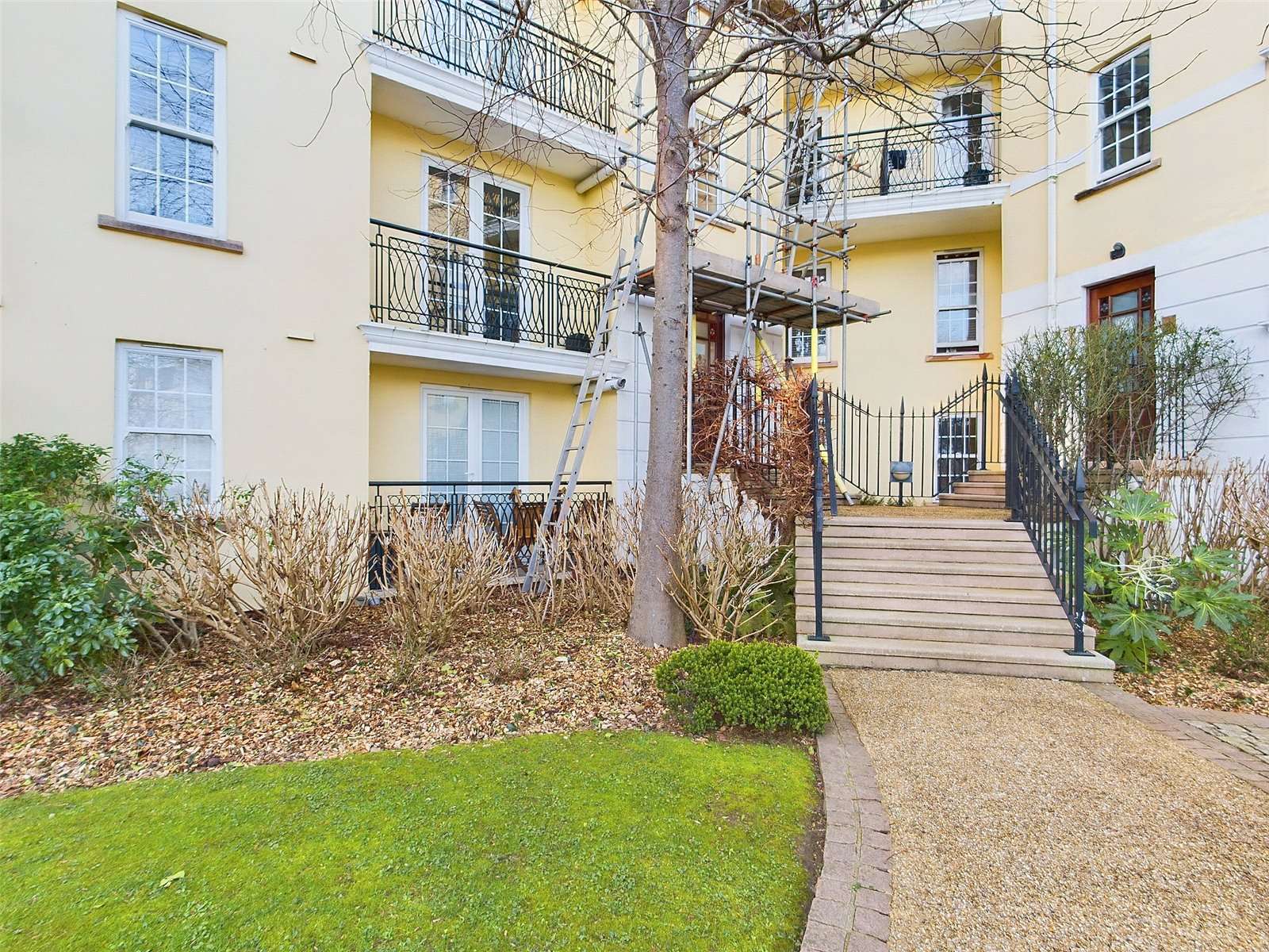 2 Perrons House, Royal Gardens, St Peter Port, GY1 2JE | Property for ...
