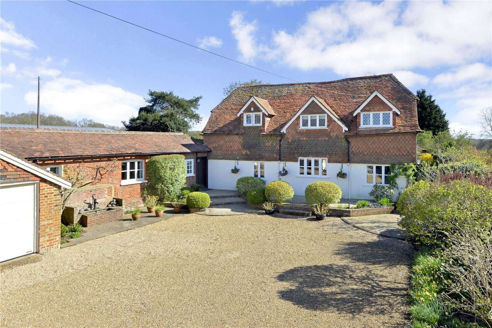 Knowle Lane, Cranleigh, Surrey, GU6 8JW | Property for sale | Savills