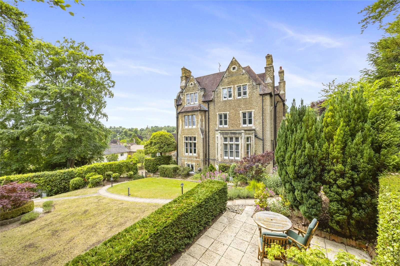 Guildown Road, Guildford, Surrey, GU2 4EN | Property for sale | Savills