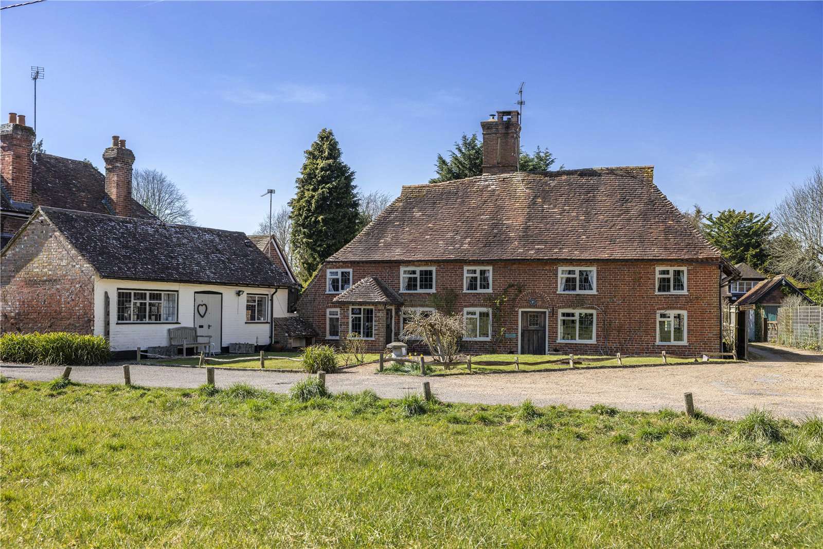 The Common, Dunsfold, Godalming, Surrey, GU8 4LE | Property for sale ...