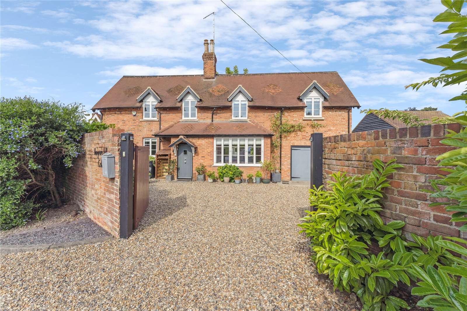 Wargrave Hill, Wargrave, Reading, Berkshire, RG10 8JG | Property for ...