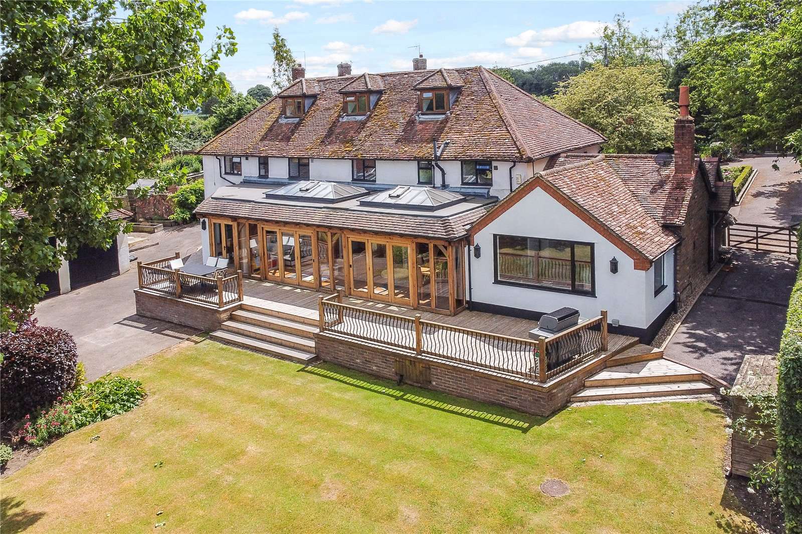 Lynch Hill, Kensworth, Dunstable, Bedfordshire, LU6 3RD | Property for ...