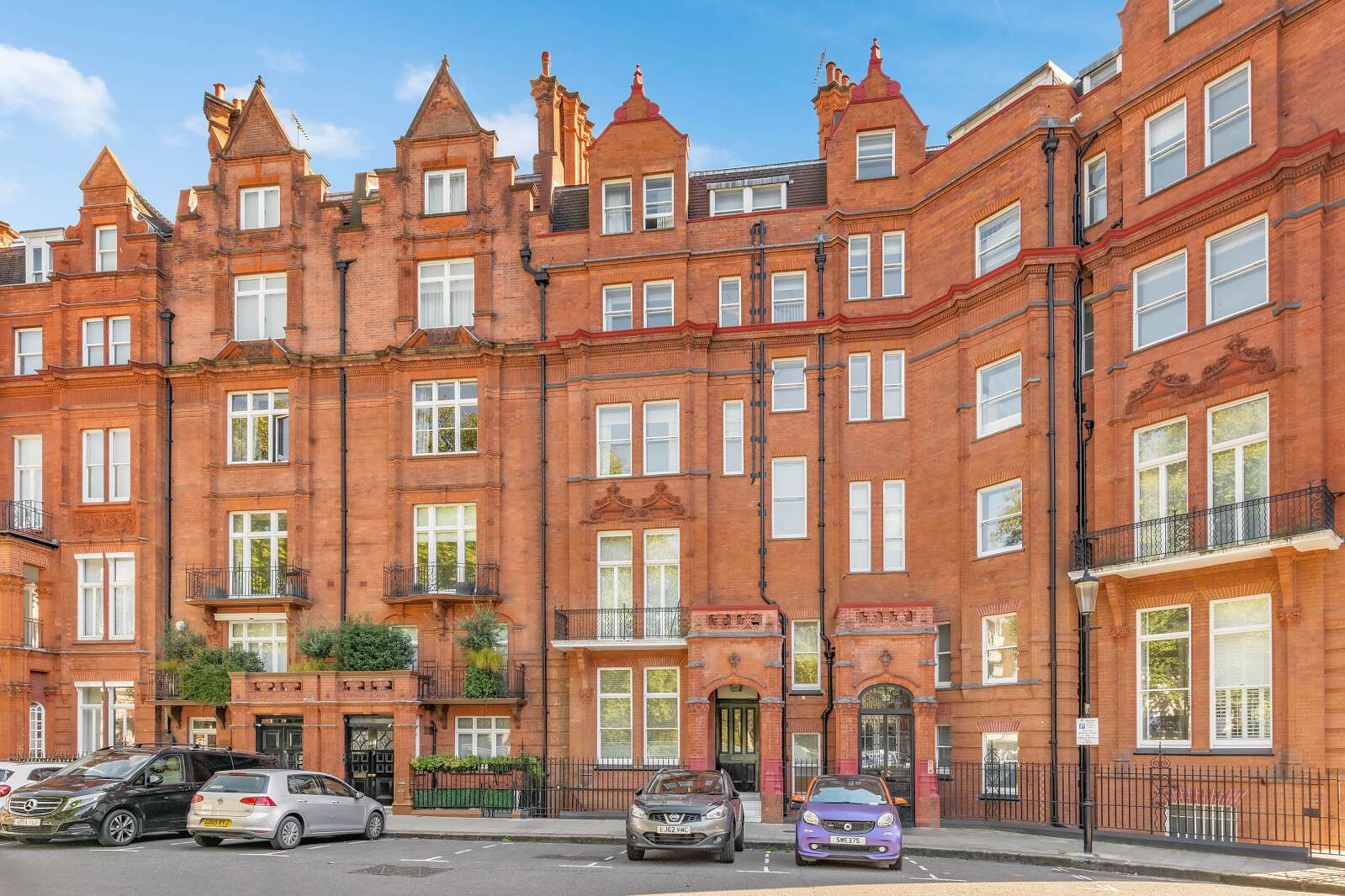 Hans Place, London, SW1X 0EP | Property for sale | Savills