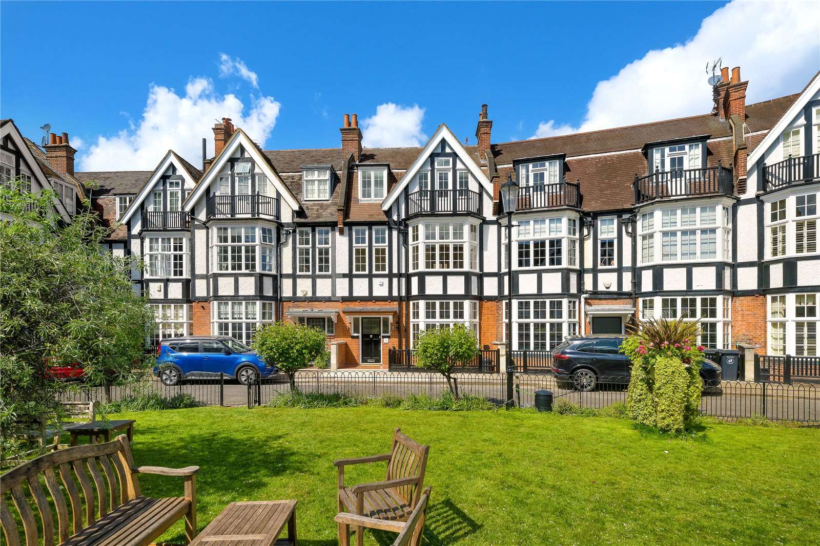 Queen's Elm Square, London, SW3 6ED | Property for sale | Savills