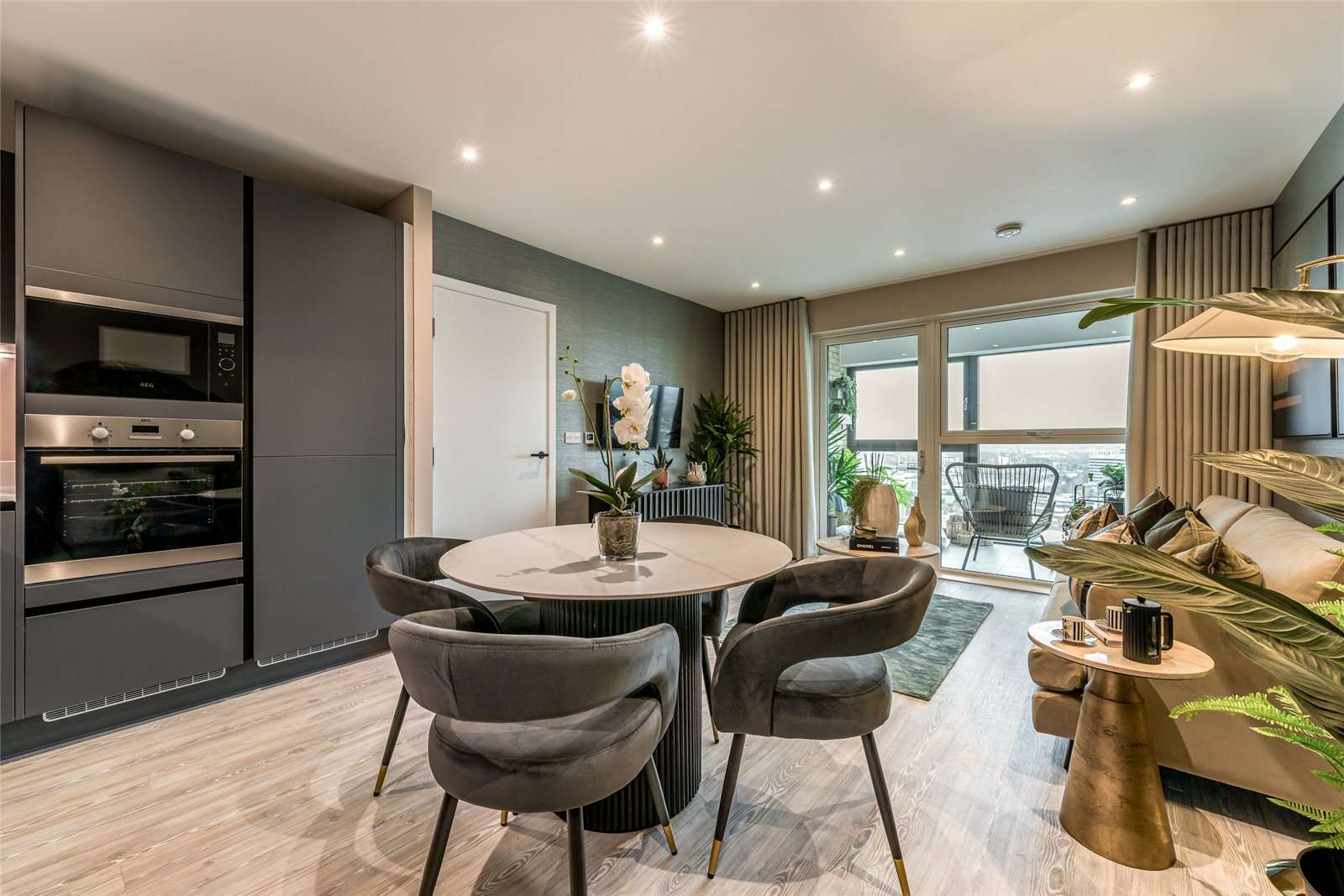 Kew Bridge Rise, Capital Interchange Way, TW8 0EX | New Homes & New ...