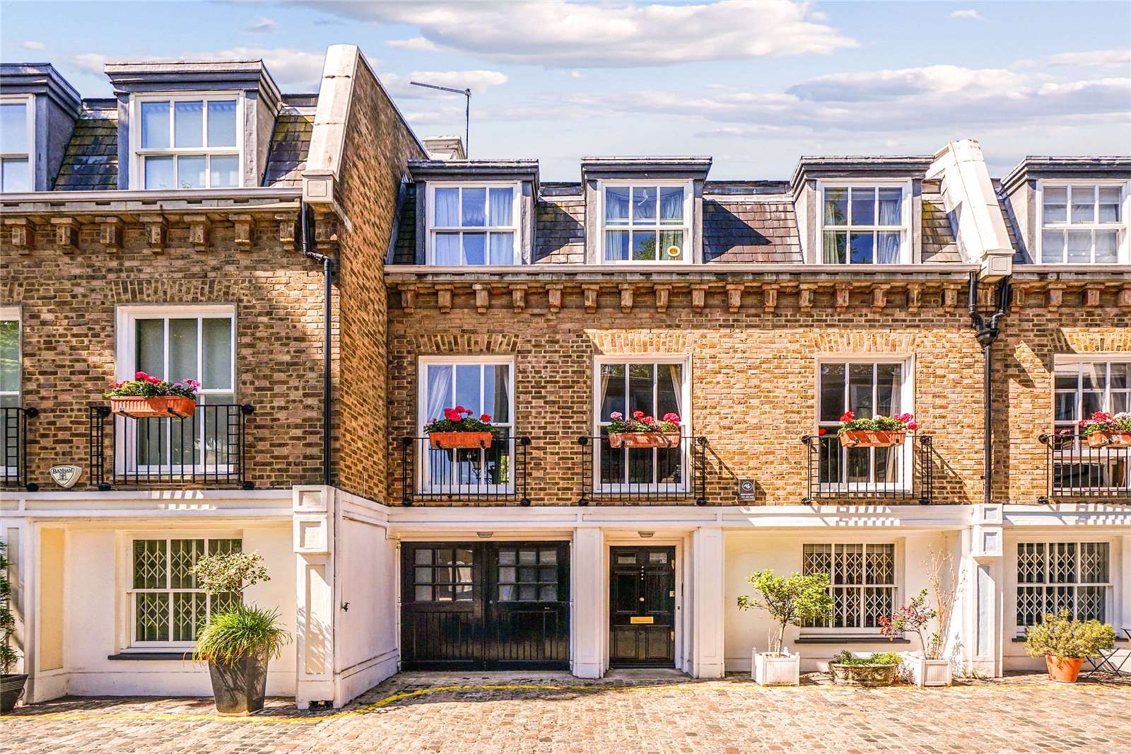 Redcliffe Mews, London, SW10 9JU | Property for sale | Savills