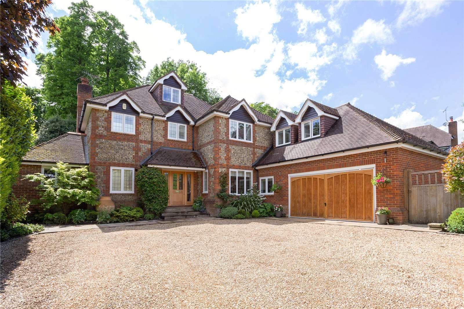 Houses for sale in Great Kingshill, Buckinghamshire | Savills