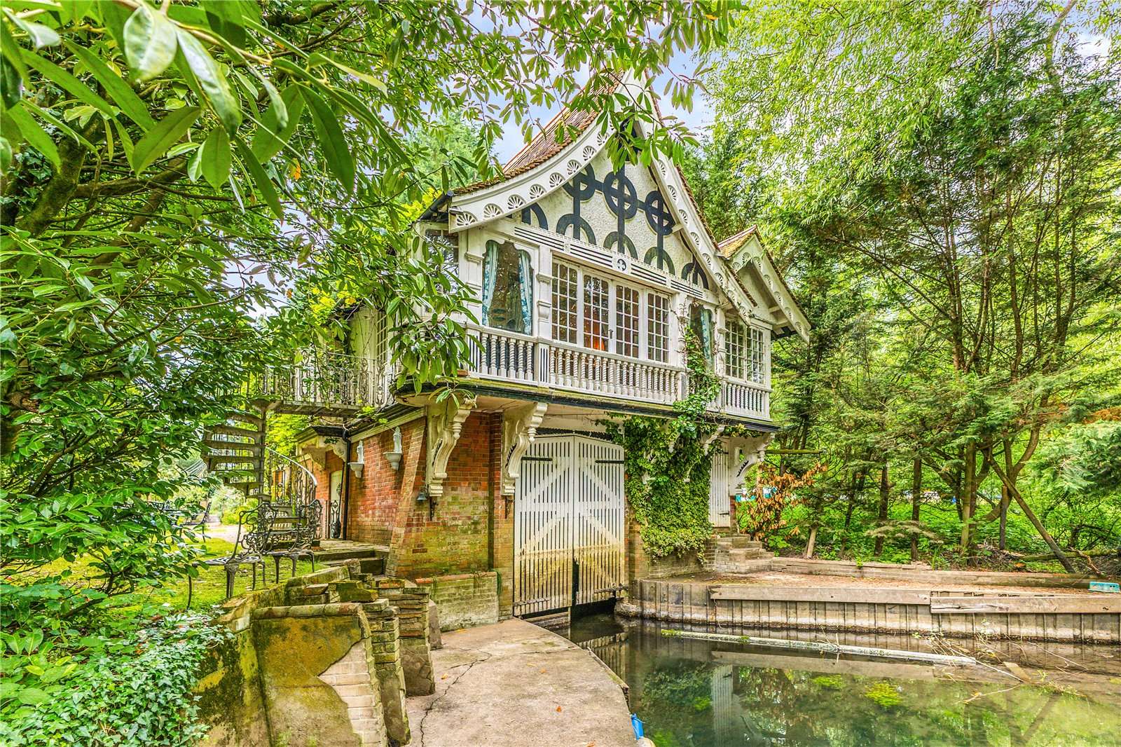 三 bedroom house - 販売: Lacey Green, Buckinghamshire, イングランド | サヴィルズ