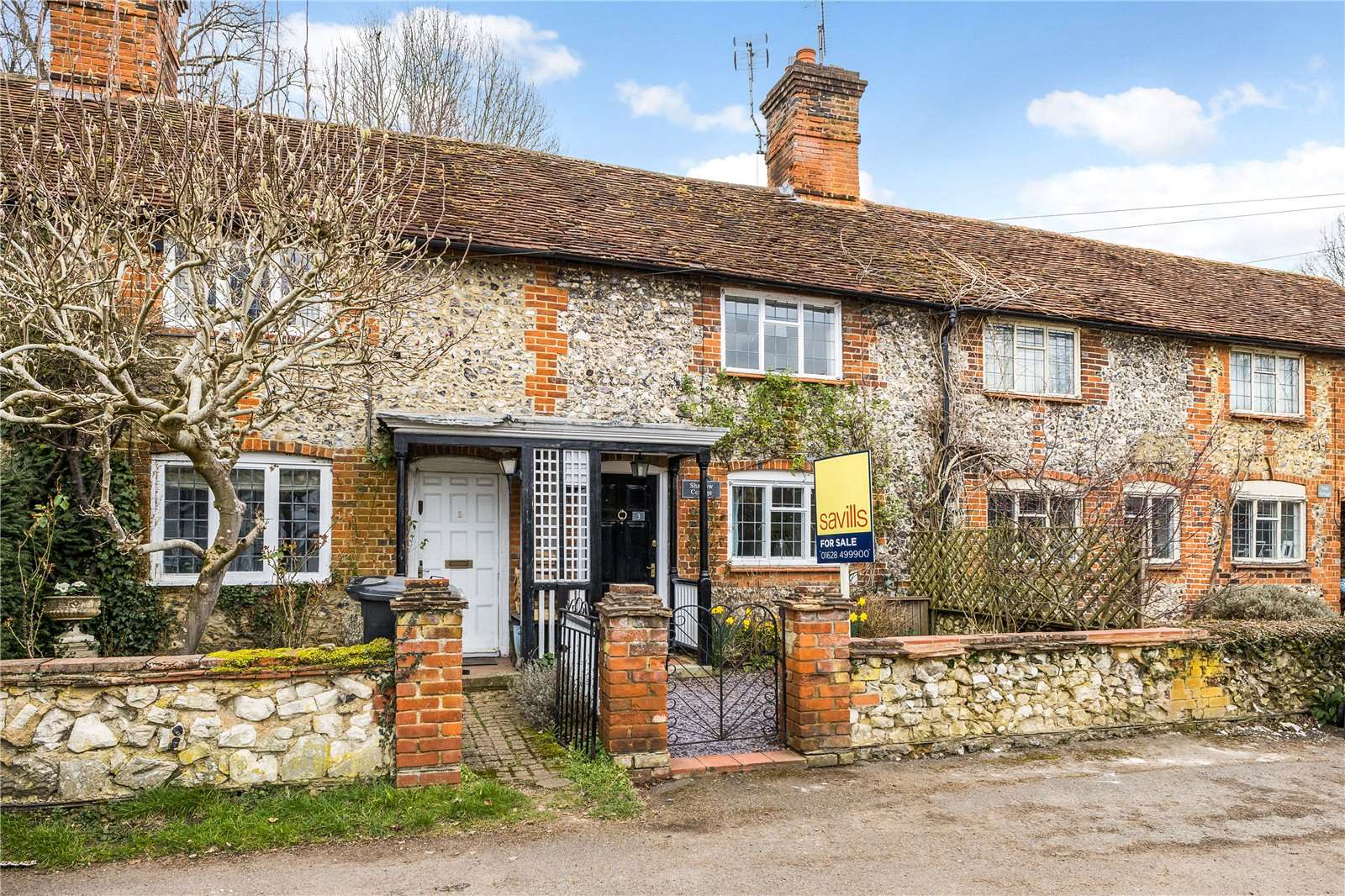 Cottages for sale in Henley on Thames, Thames Waterfront, England | Savills