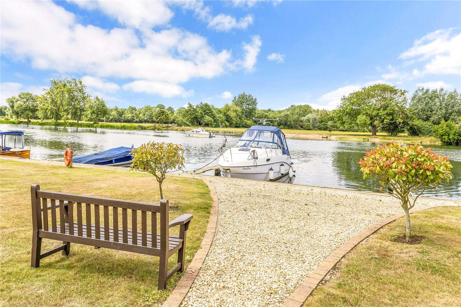 Andrews Reach, Bourne End, Buckinghamshire, SL8 5GA | Property for sale ...